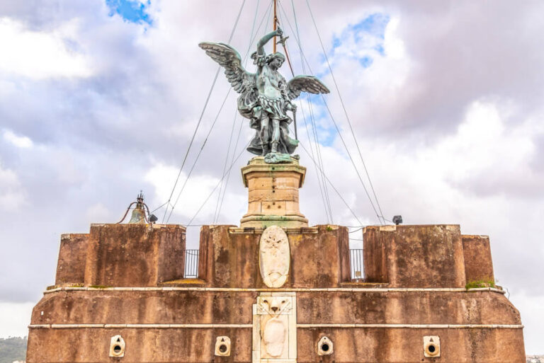 Rome's Architectural Marvel: The Transformation of Hadrian's Mausoleum ...